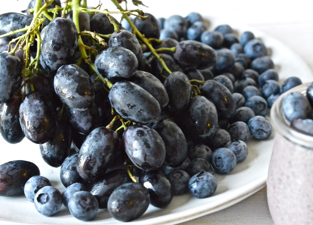 Black magic grape and blueberry chia puddings – Health Continuum